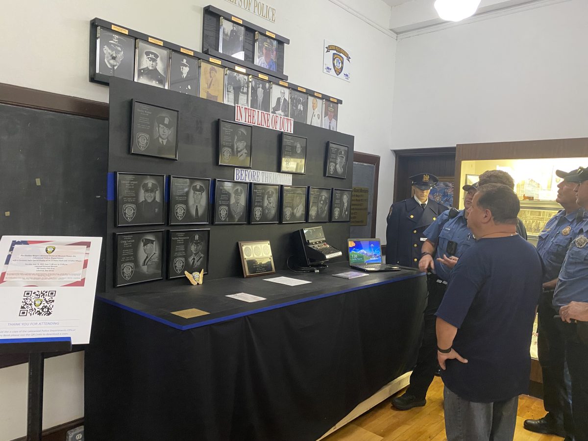 ALEX MANN "400 MILESTONE" VISIT AT THE LAKEWOOD POLICE DEPARTMENT ...